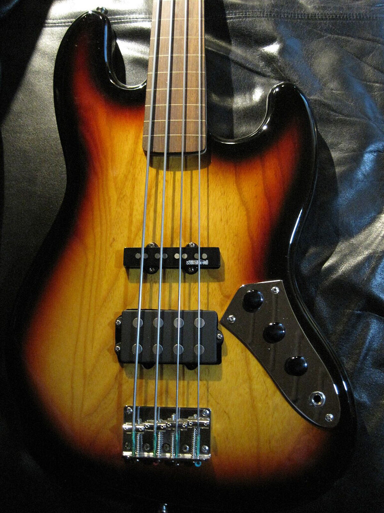 A half fretted, half fretless prototype - Gear - BassBuzz Forum